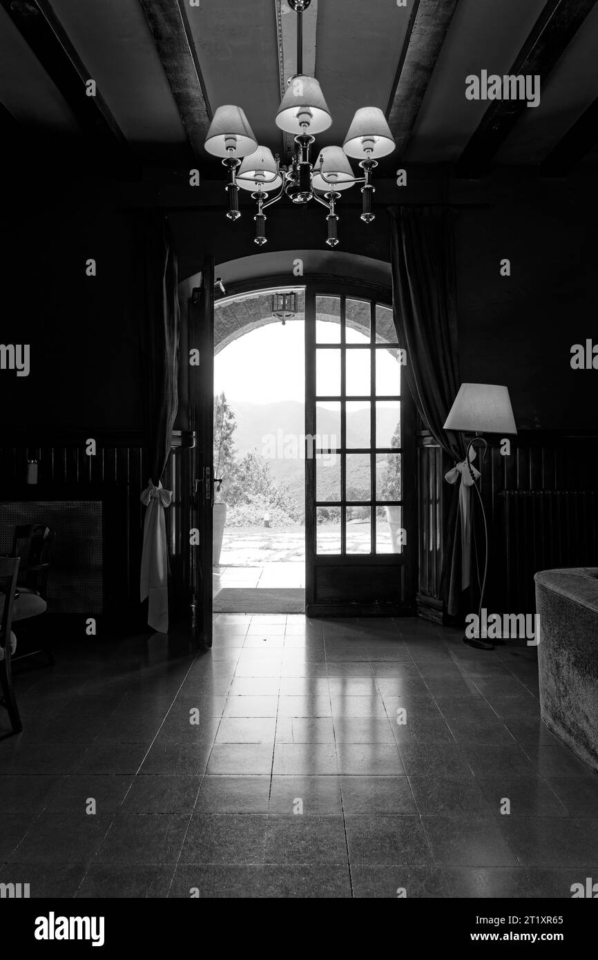 Half open door hi-res stock photography and images - Alamy