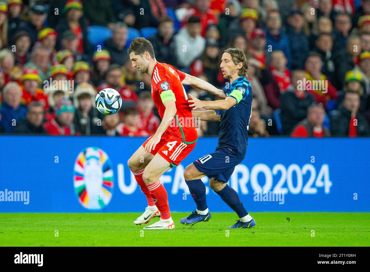 Luka modric captain hi-res stock photography and images - Alamy