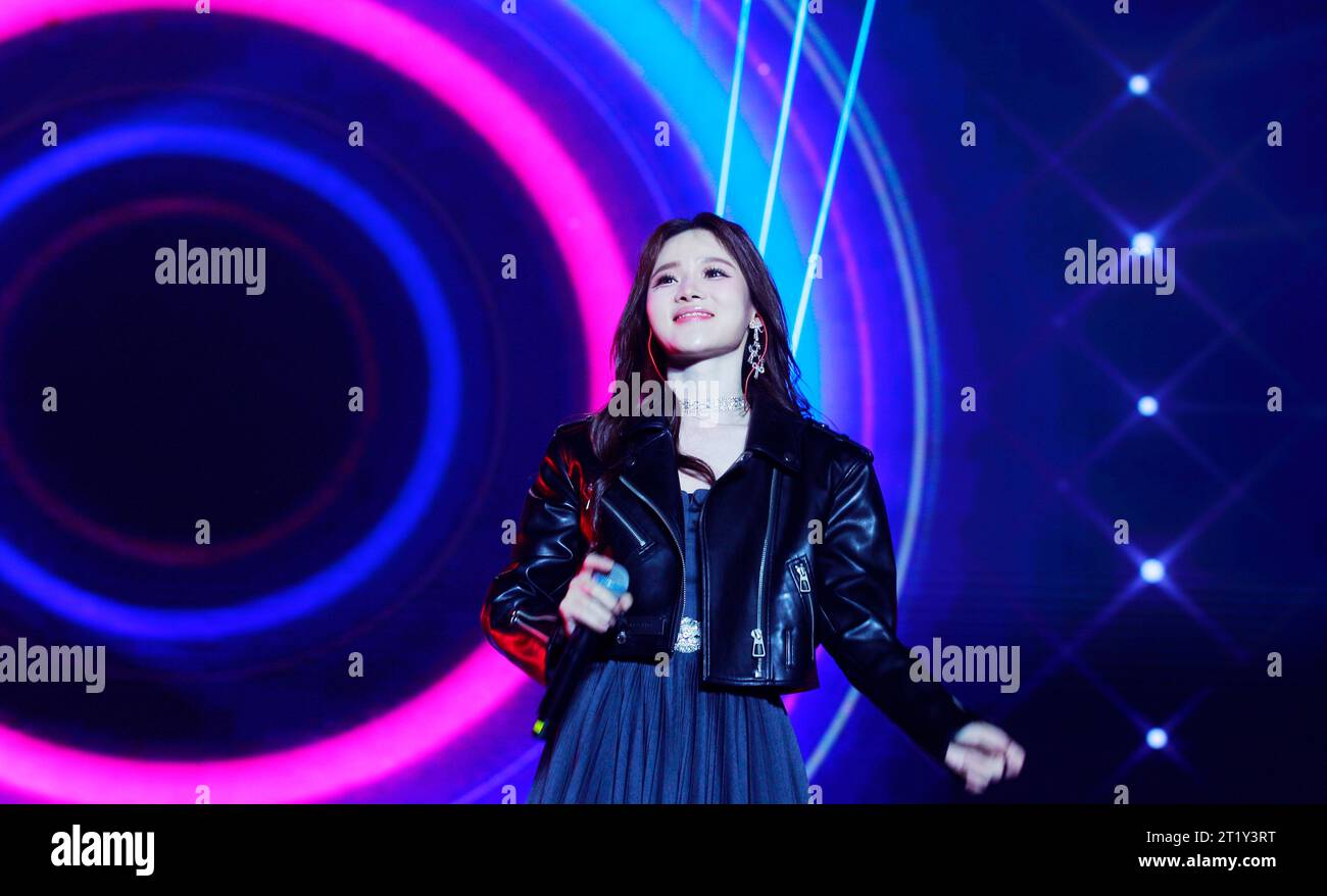 Yutong hi-res stock photography and images - Alamy