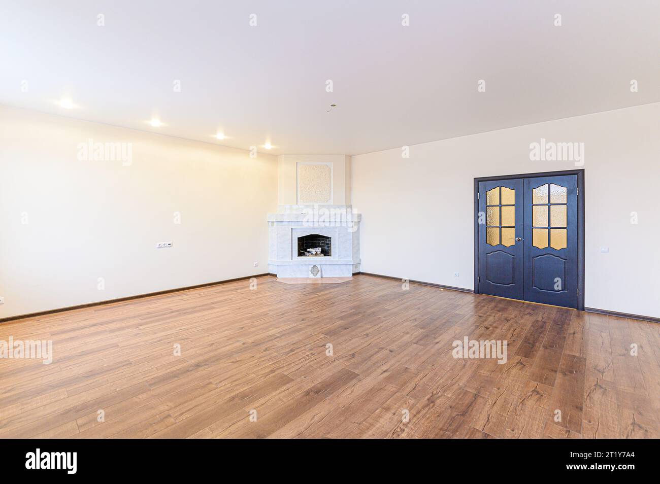 interior apartment empty room renovated Stock Photo - Alamy