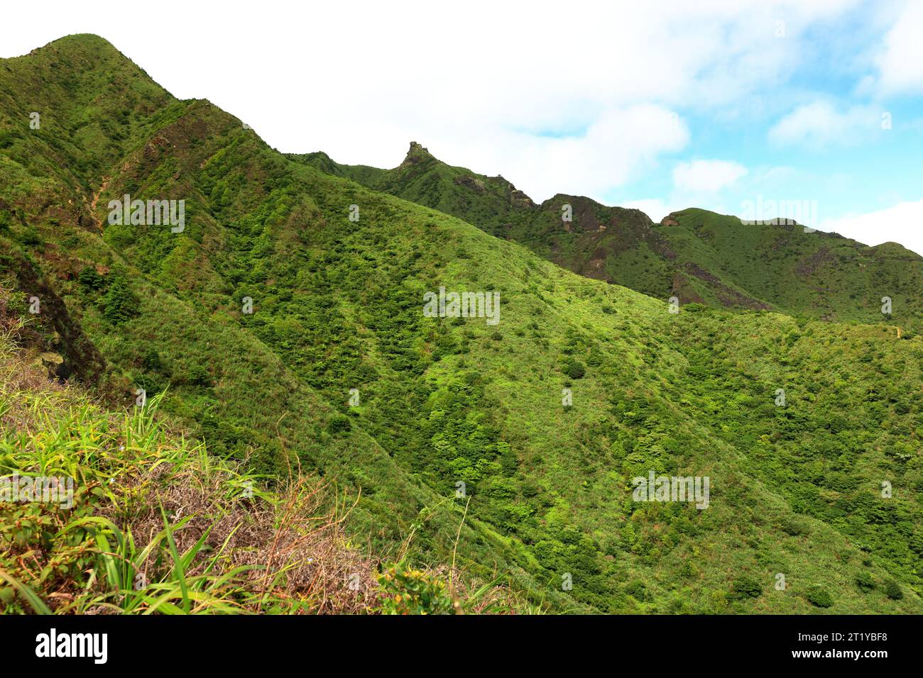 Mountain view jinguashi jiufen area hi-res stock photography and images ...