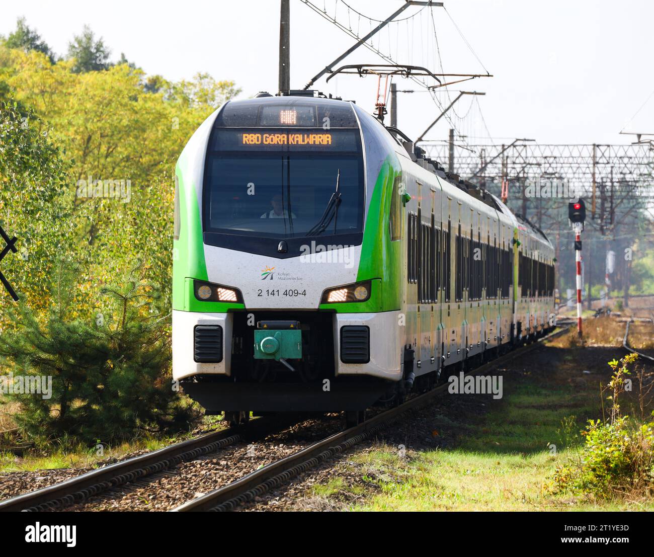 Trip train journey speed car platform station autumn Stock Photo - Alamy