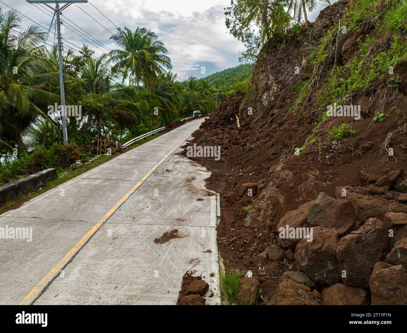 Earthquake philippines road hi-res stock photography and images - Alamy