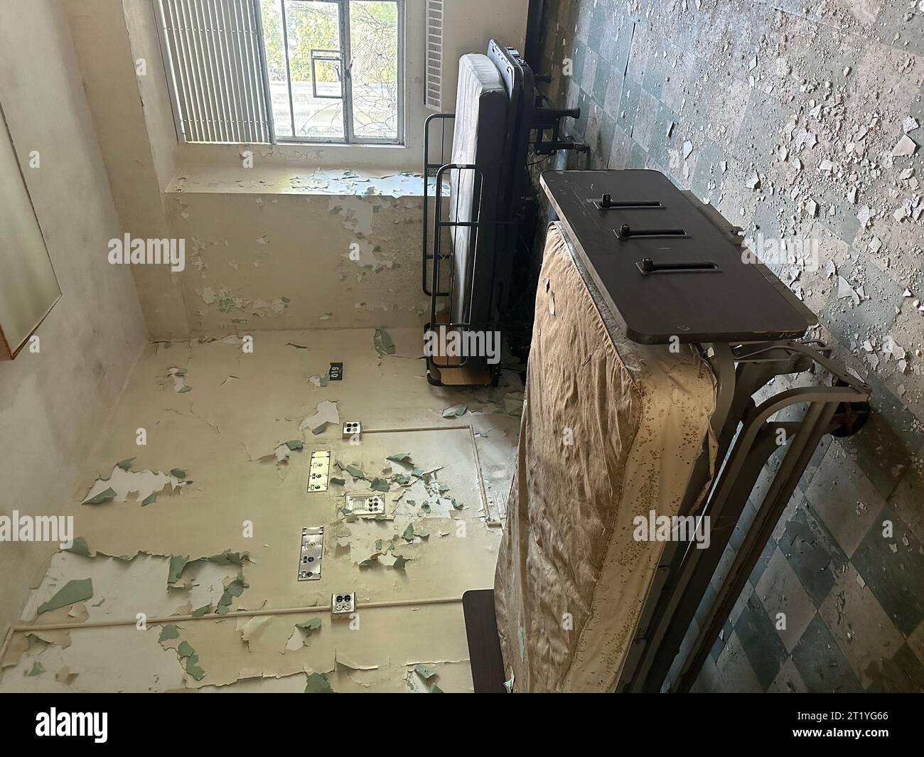 Beds left behind. Milledgeville, USA: THE CREEPIEST asylum in US ...