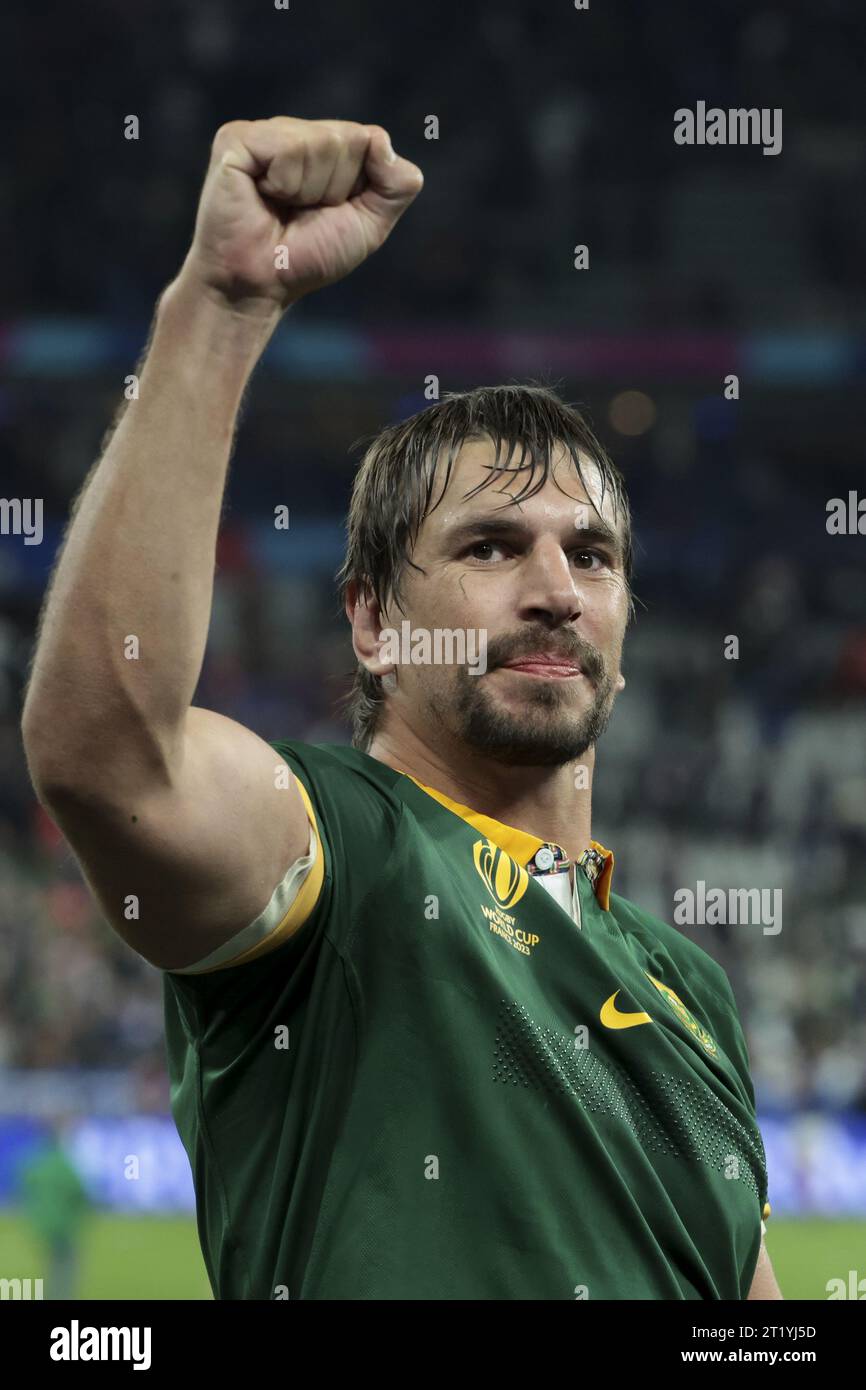 Eben Etzebeth of South Africa salutes the supporters following the ...