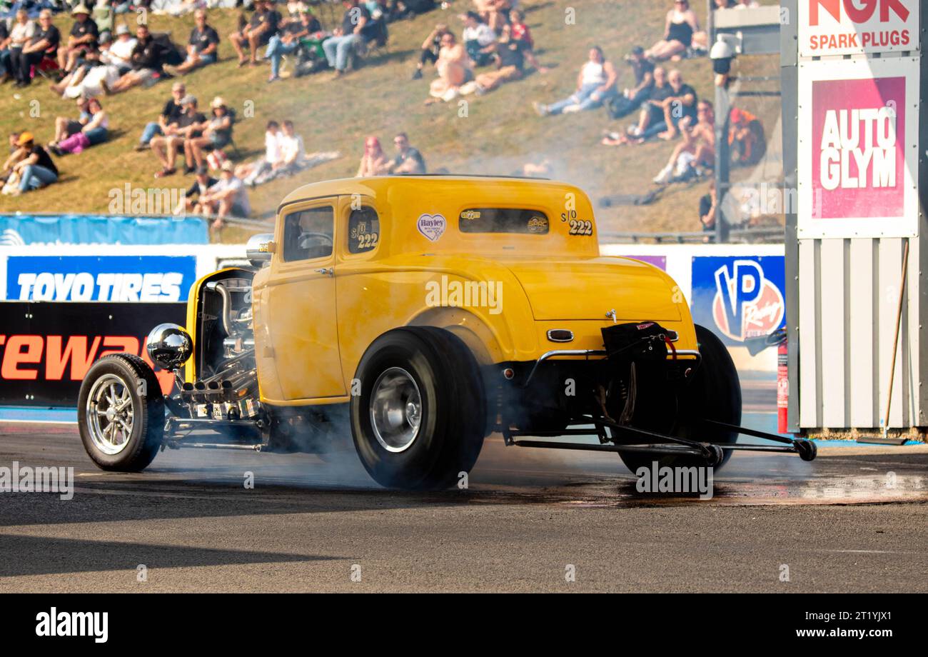 Drag bars hi-res stock photography and images - Alamy