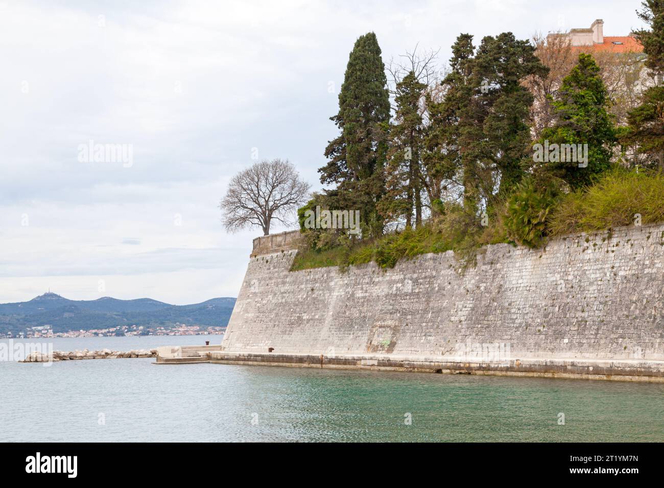 City walls of Zadar in the bay of Foša Stock Photo - Alamy