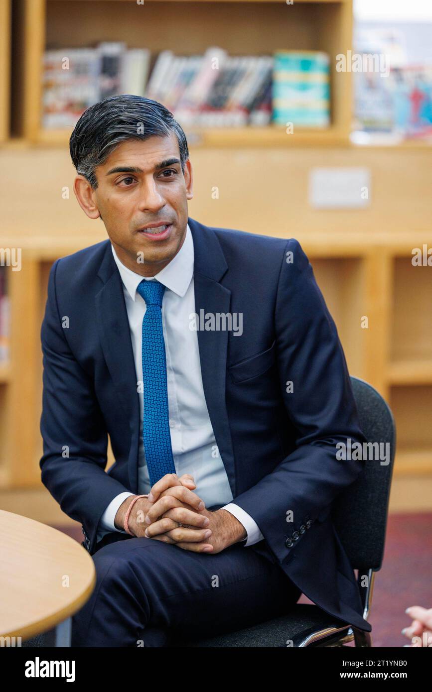 Prime Minister Rishi Sunak talking to 6th form students during a visit ...