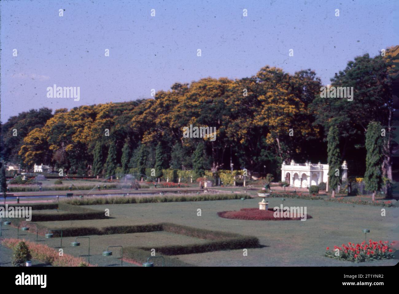 A must sightseeing place of a Mysore tour, Brindavan Garden mesmerizes ...