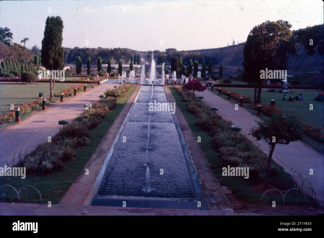 A must sightseeing place of a Mysore tour, Brindavan Garden mesmerizes ...