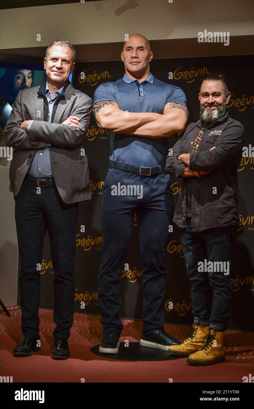 Paris, France. 16th Oct, 2023. Plastic artist Sebastien Barret (R ...