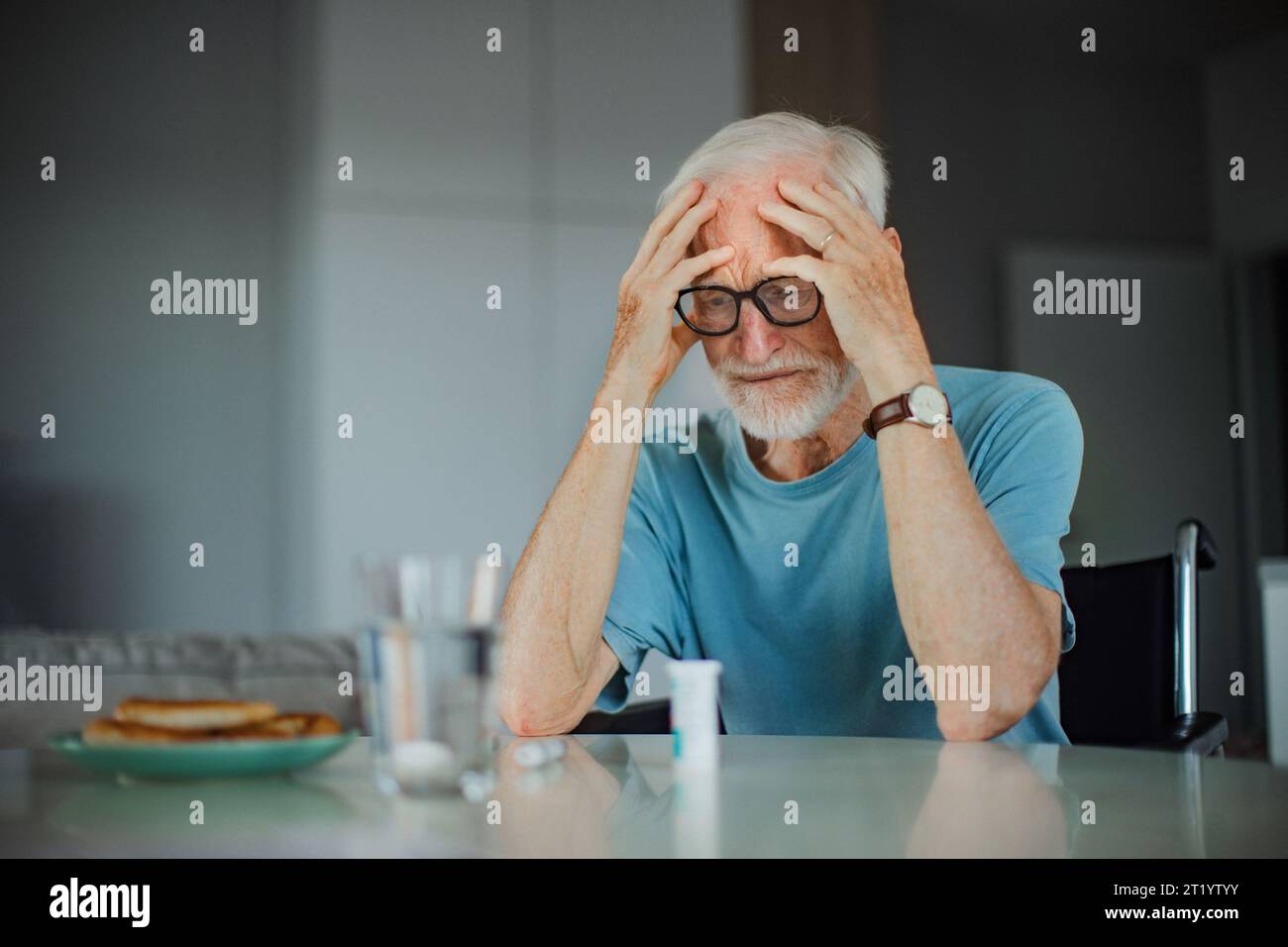 Elderly wheelchair confused hi-res stock photography and images - Alamy