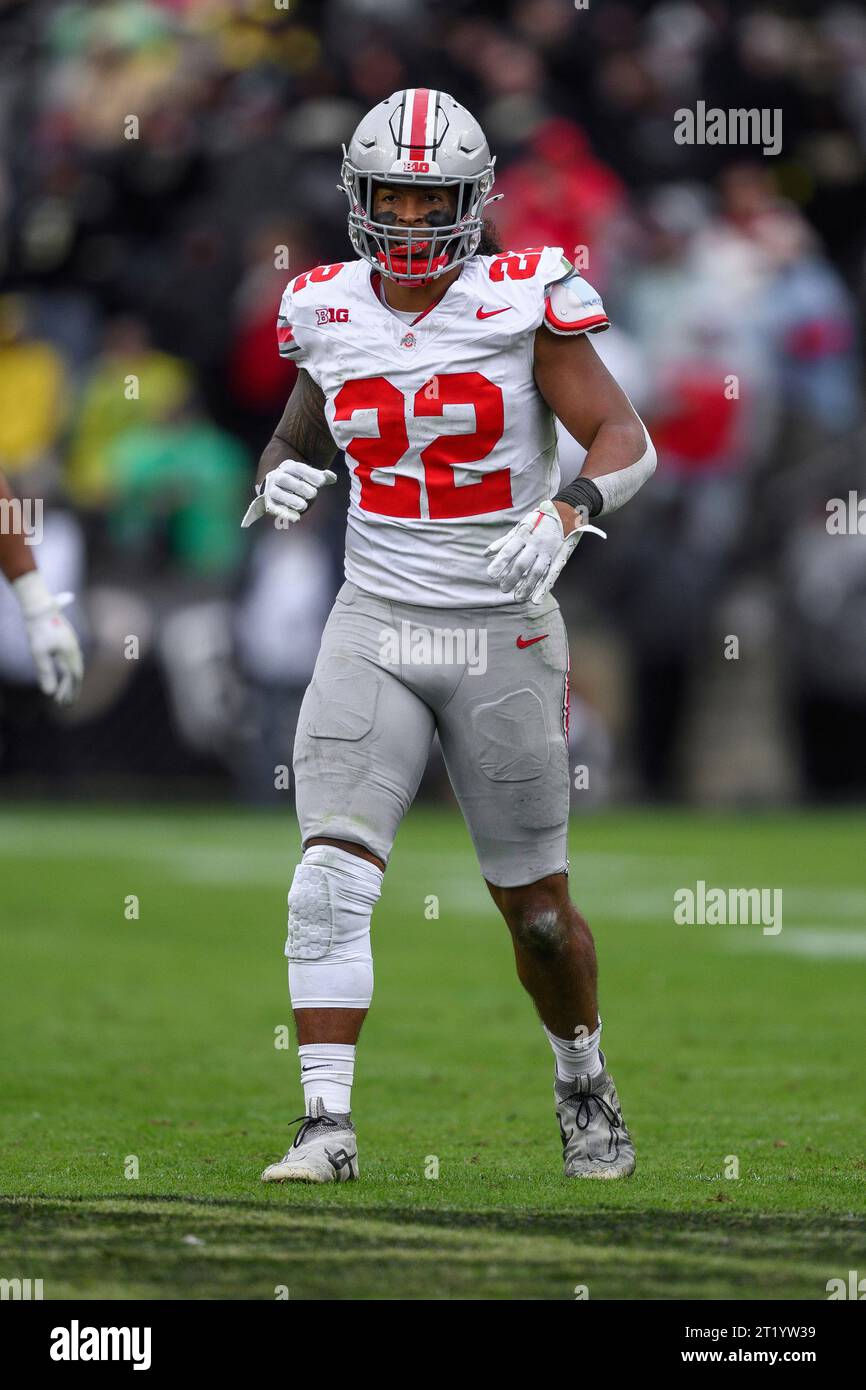 WEST LAFAYETTE, IN - OCTOBER 14: Ohio State Buckeyes linebacker Steele ...