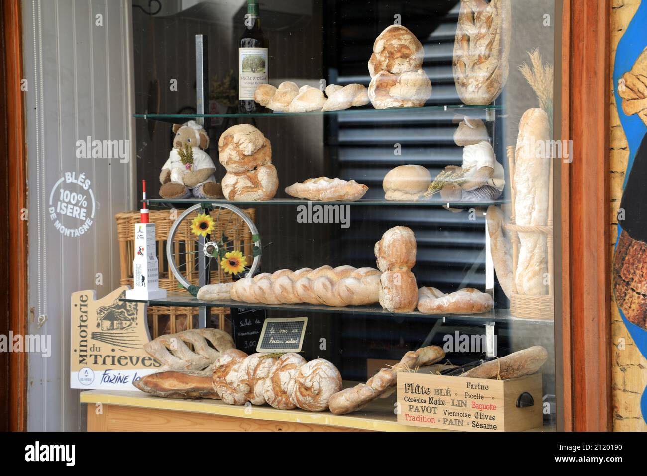 Boulangerie window display in Rue des Augiers, Malaucène Vaucluse ...