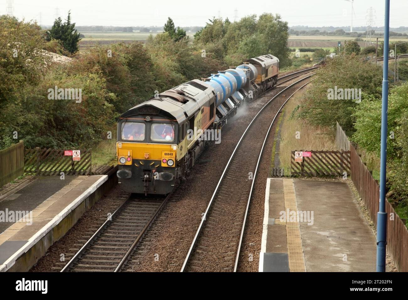Colas Rail Freight Class 66 loco 66849 leaves Althorpe station at the ...