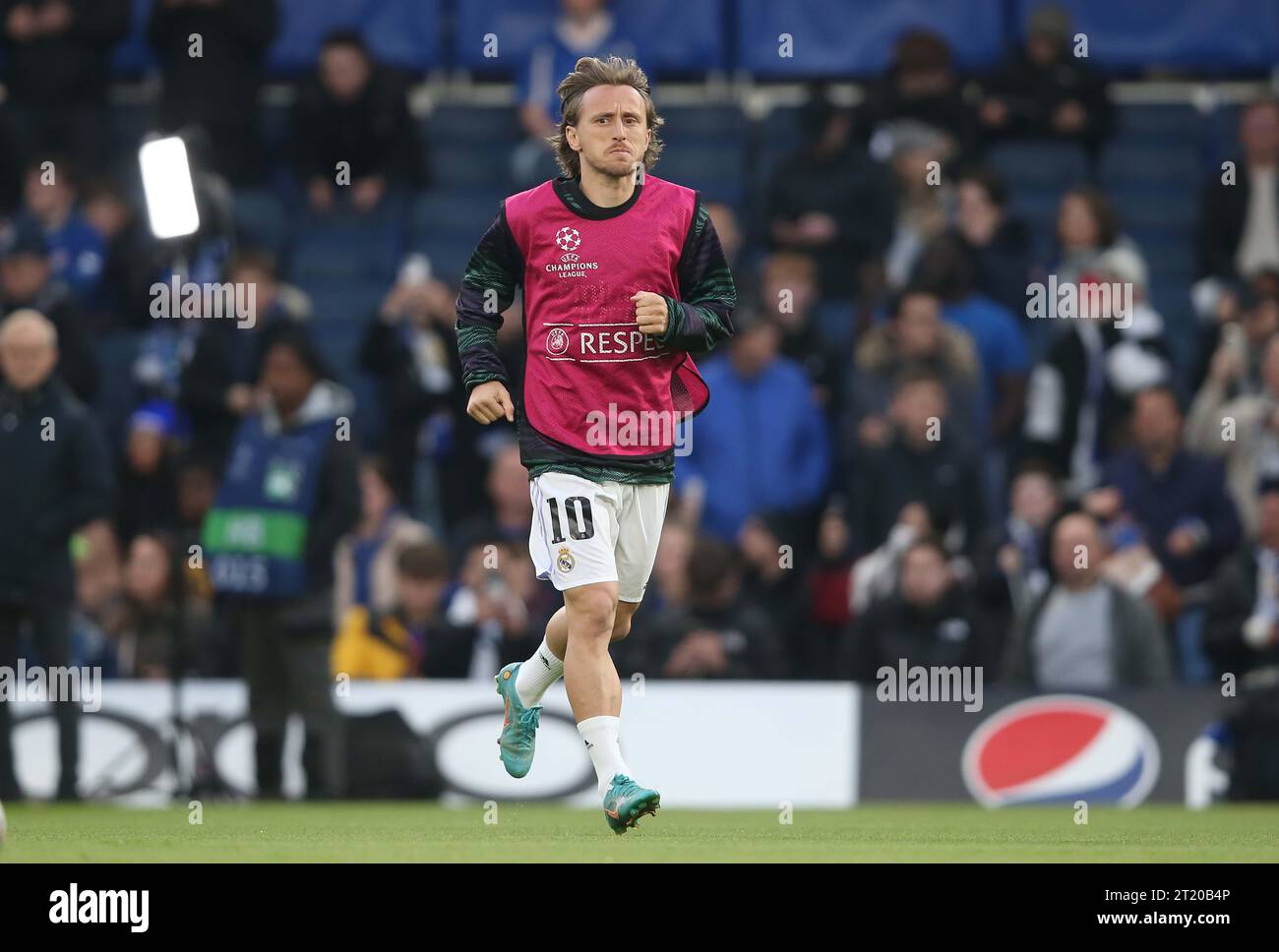 Luka Modric of Real Madrid warms up. - Chelsea v Real Madrid, UEFA ...