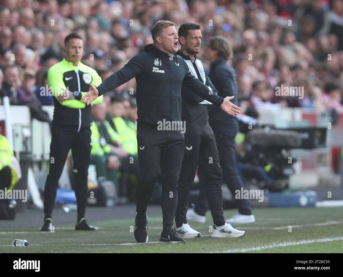Eddie Howe Manager of Newcastle United looks frustrated & annoyed ...