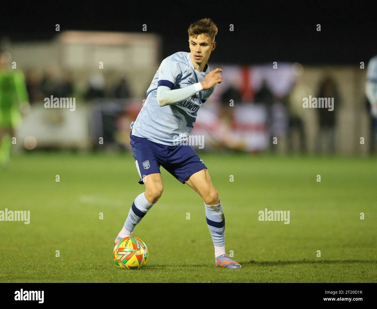Hayes and yeading stadium hi-res stock photography and images - Alamy