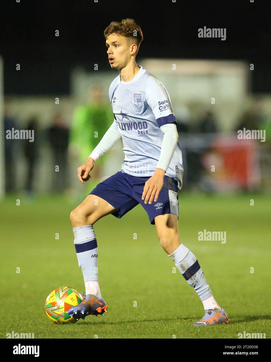 Hayes and yeading stadium hi-res stock photography and images - Alamy