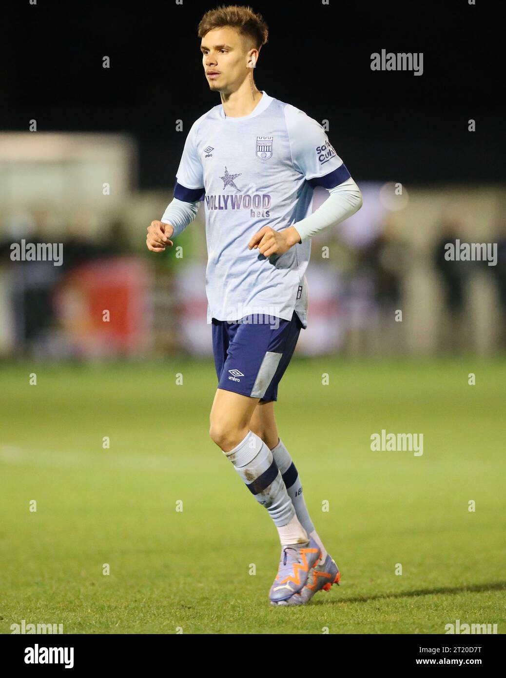 Hayes and yeading stadium hi-res stock photography and images - Alamy