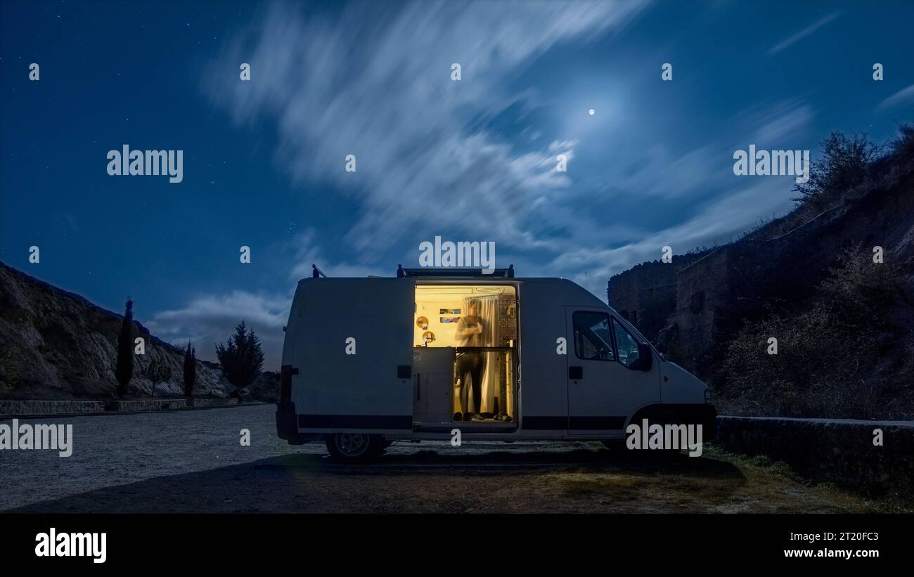 Car open door night hi-res stock photography and images - Alamy