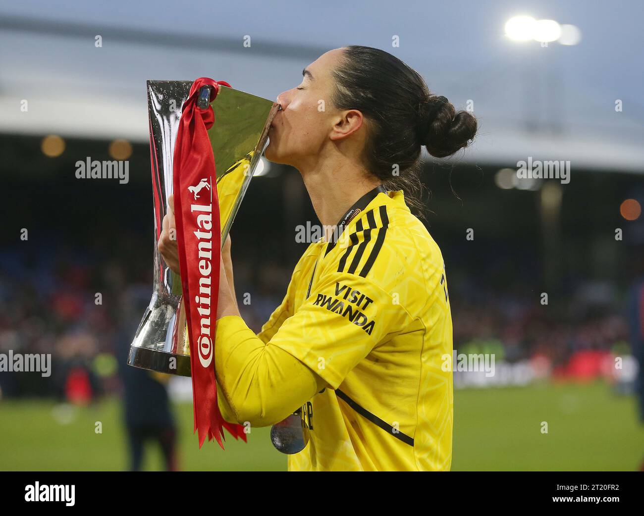 Chelsea wsl women trophy hi-res stock photography and images - Alamy