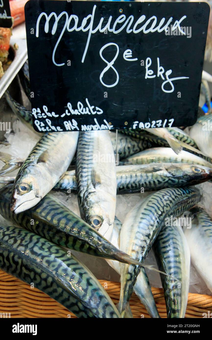 Fishmongers shop hi-res stock photography and images - Alamy
