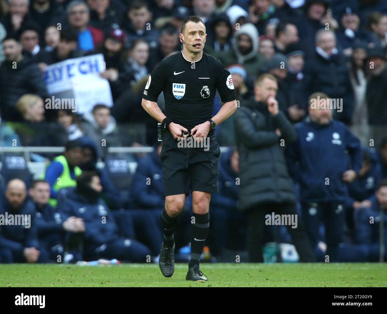 Referee, Stuart Attwell. - Tottenham Hotspur v Chelsea, Premier League ...