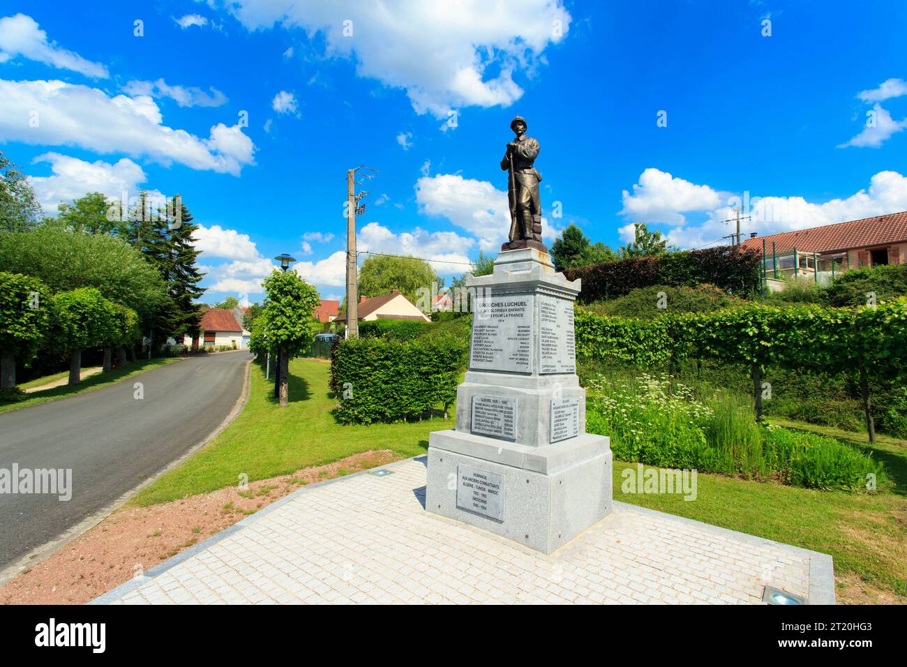 Grouches hi-res stock photography and images - Alamy