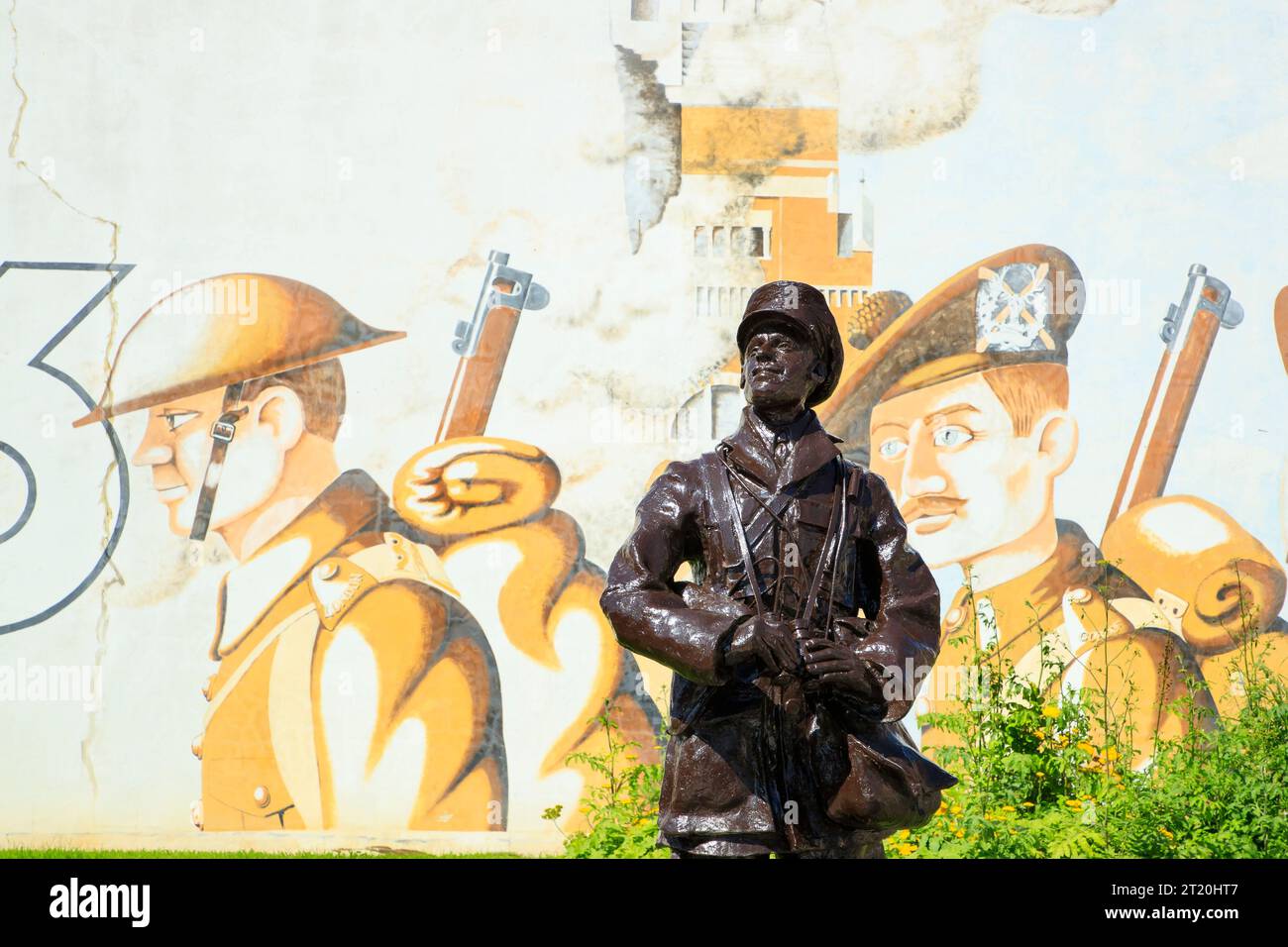 Albert (northern France): statues commemorating the centenary of World ...