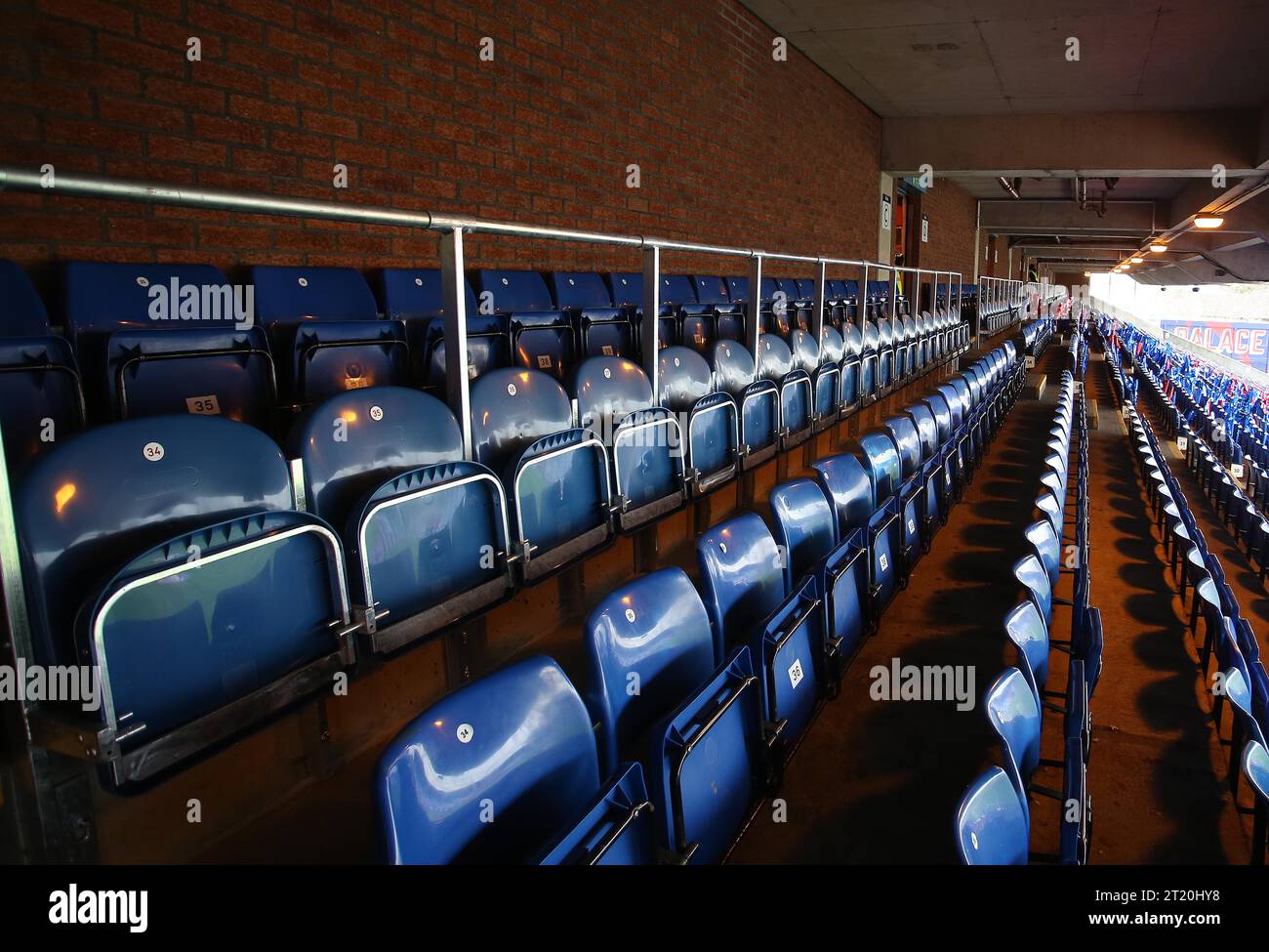 Safe standing football stadium uk hi-res stock photography and images ...