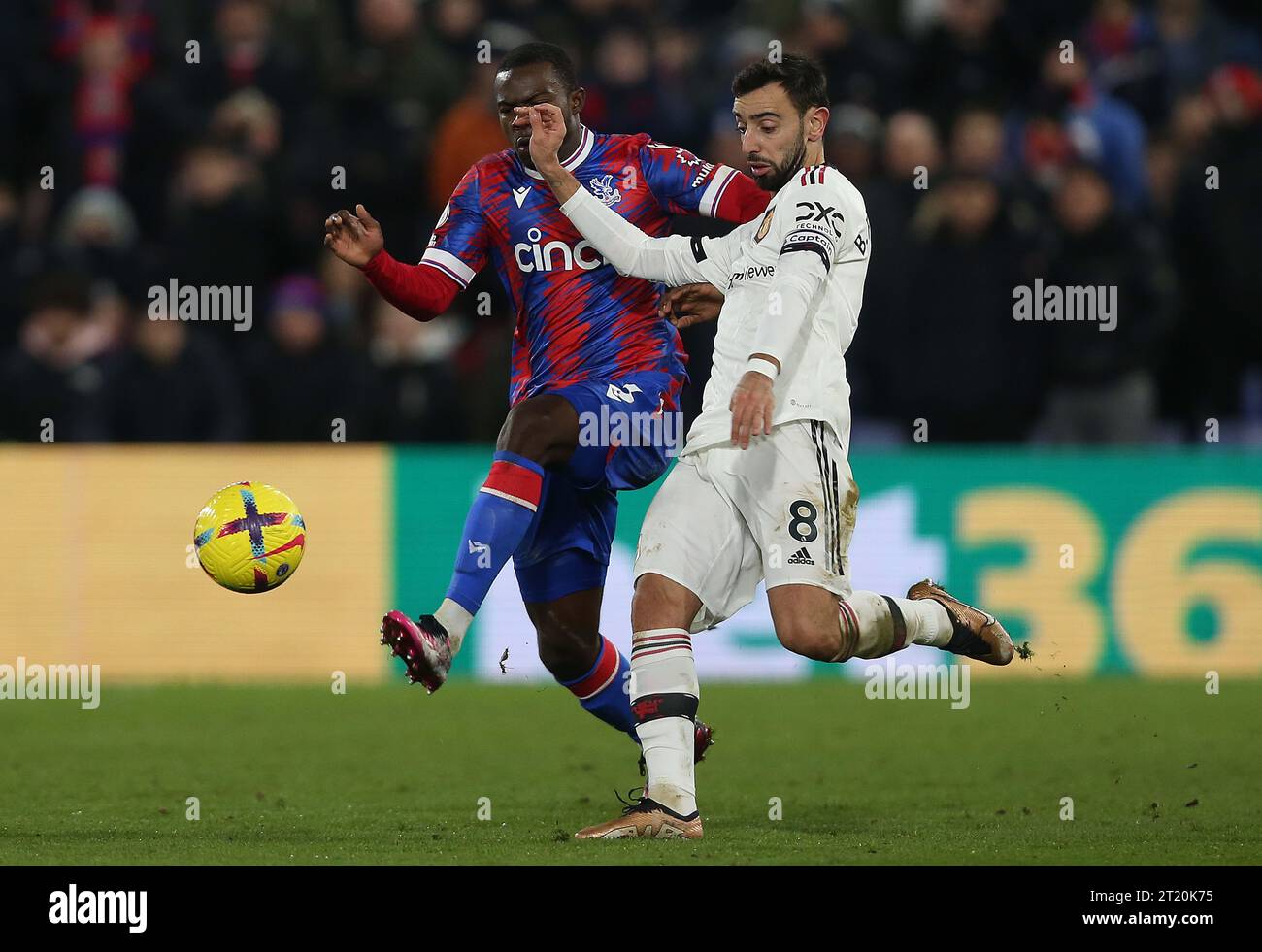 Bruno Fernandes of Manchester United battles Tyrick Mitchell of Crystal ...