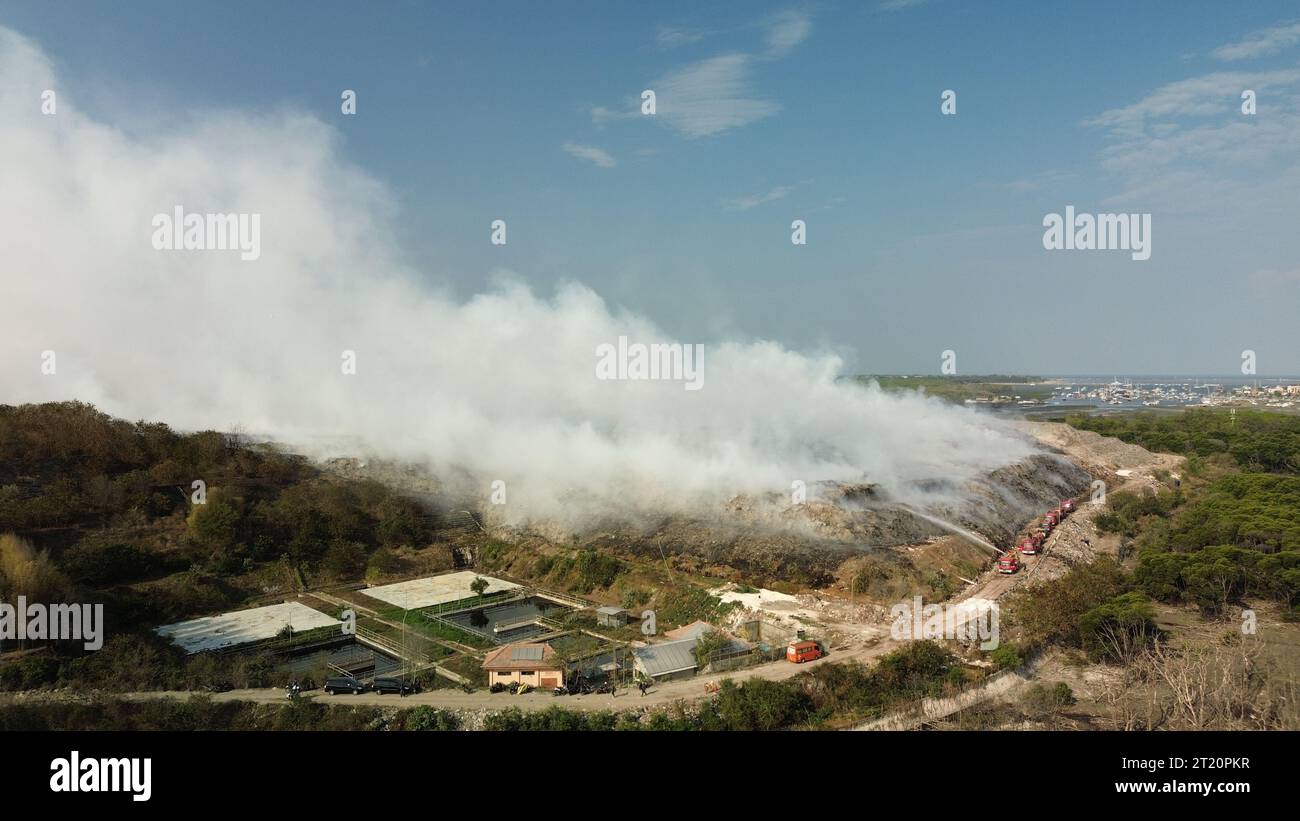 Powerful fire largest landfill hi-res stock photography and images - Alamy