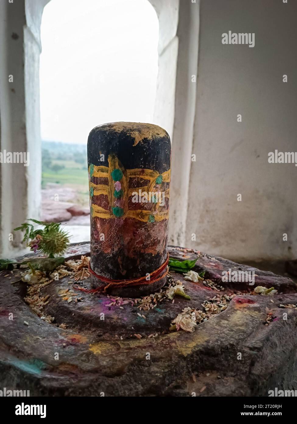 Old shiva shankar temple hi-res stock photography and images - Alamy