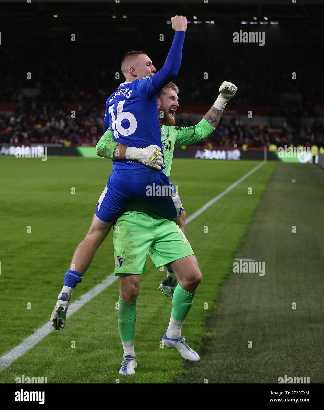 Dominic Jefferies & Jake Turner of Gillingham celebrates victory ...