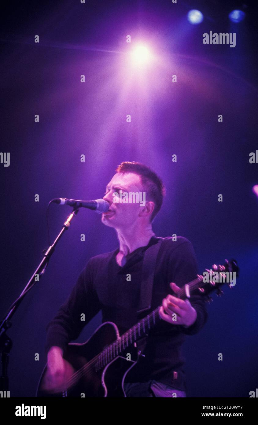 Ok computer tour hi-res stock photography and images - Alamy