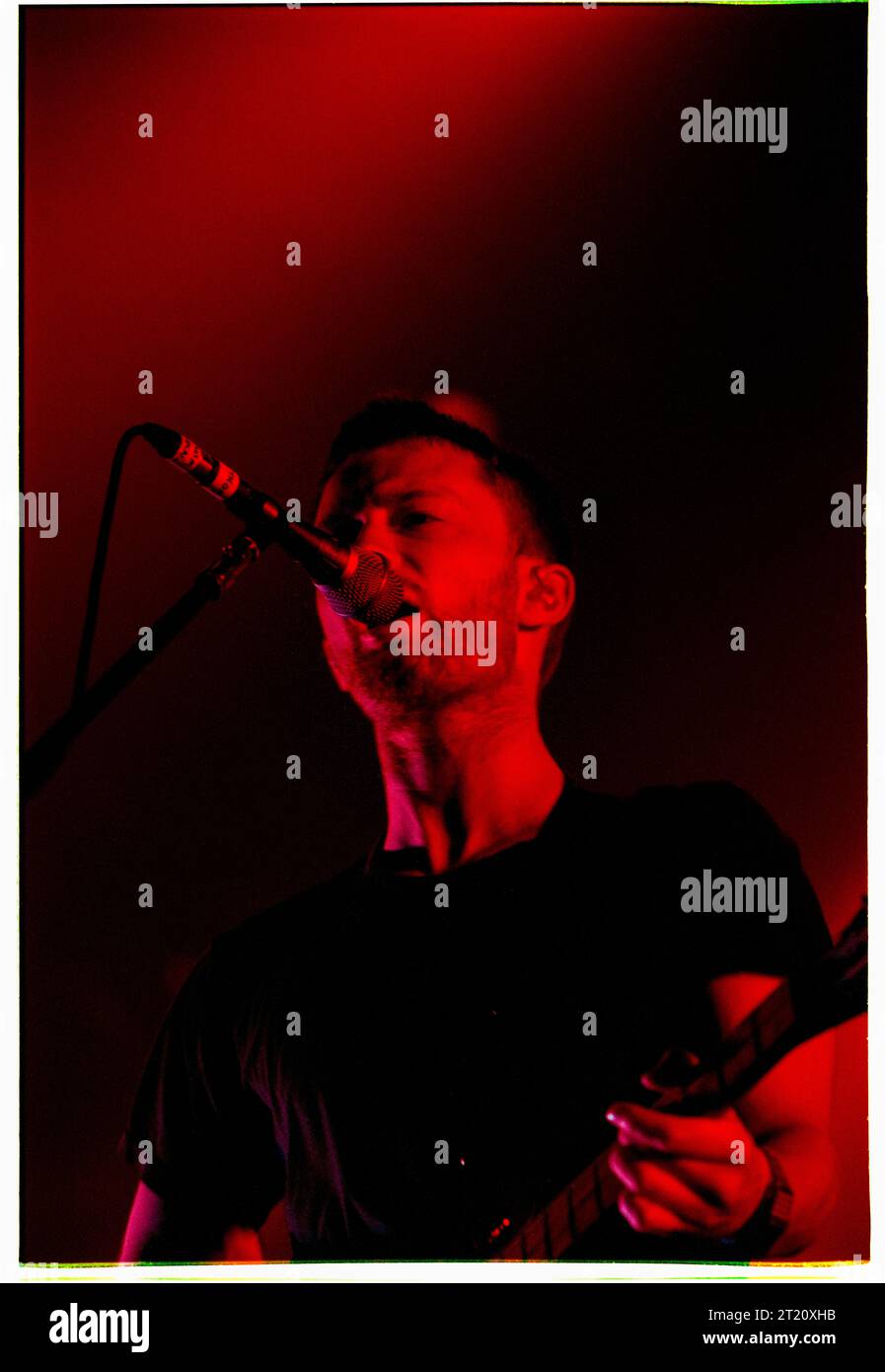 THOM YORKE, RADIOHEAD, KID A, 2000: Thom Yorke of Radiohead previewing ...