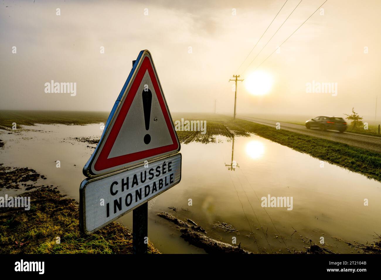 Flood warning sign Stock Photo - Alamy