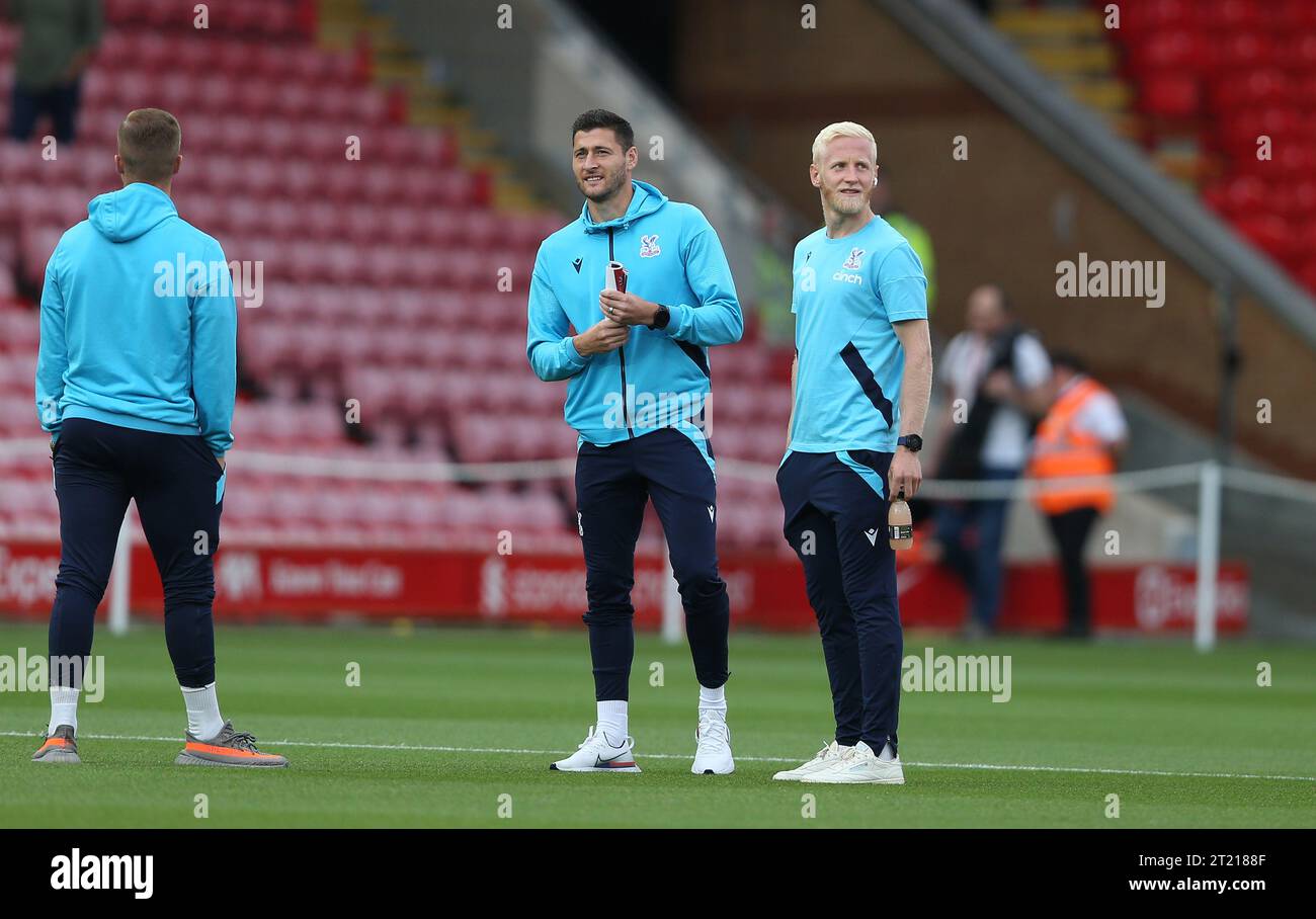 Joel Ward of Crystal Palace & Will Hughes of Crystal Palace on pre ...
