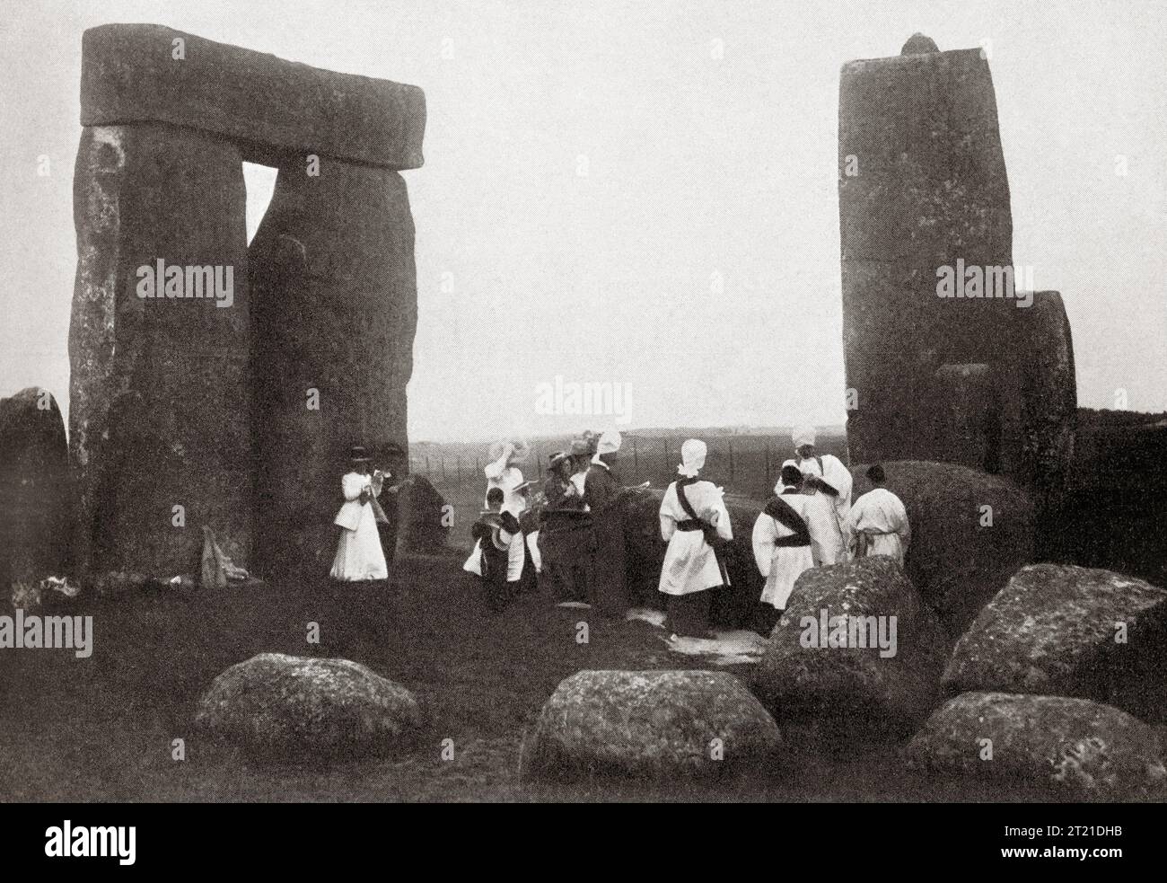 Sun worshippers practicing their rites at Stonehenge, Salisbury Plain ...