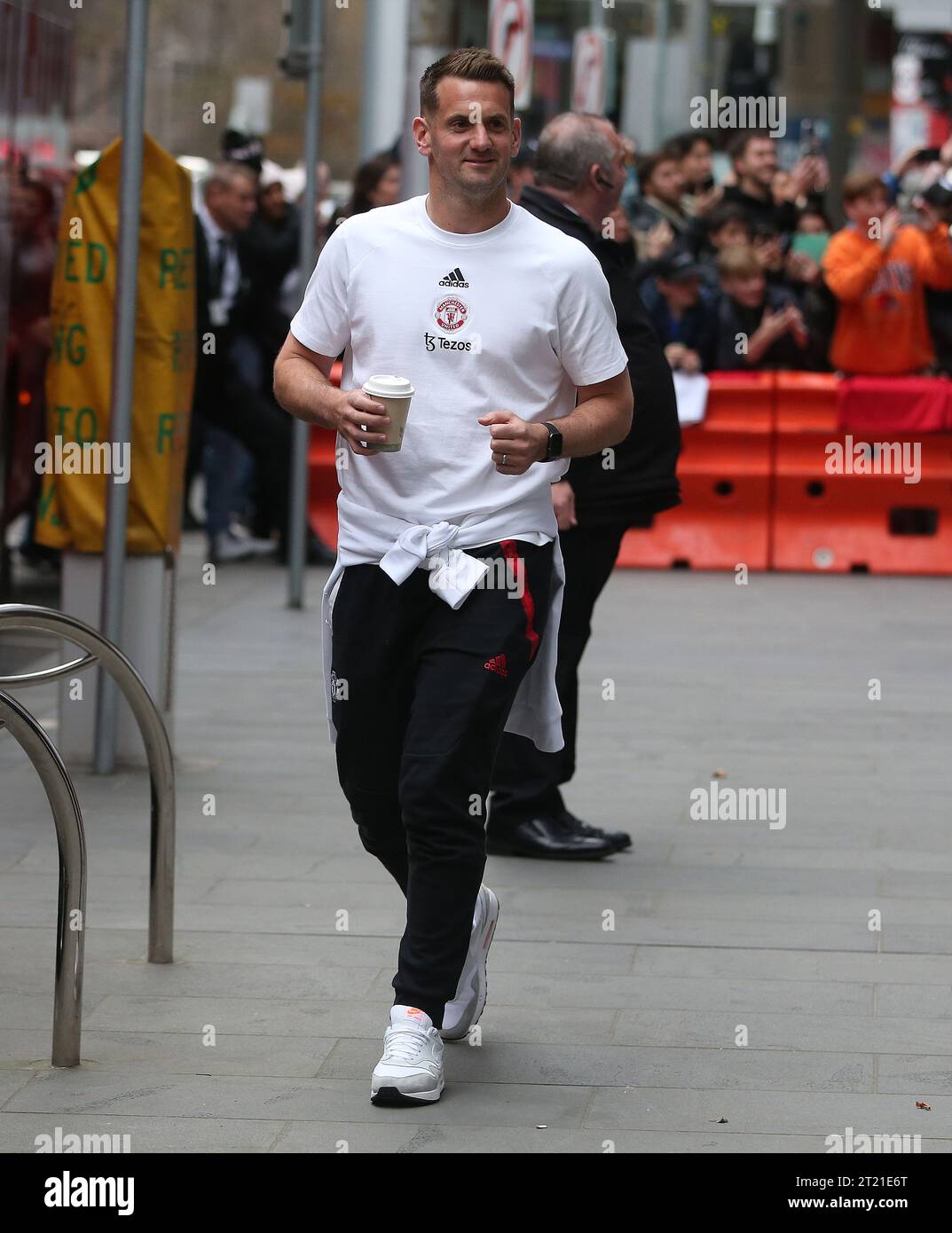 Tom Heaton of Manchester United leaving The Manchester United team ...