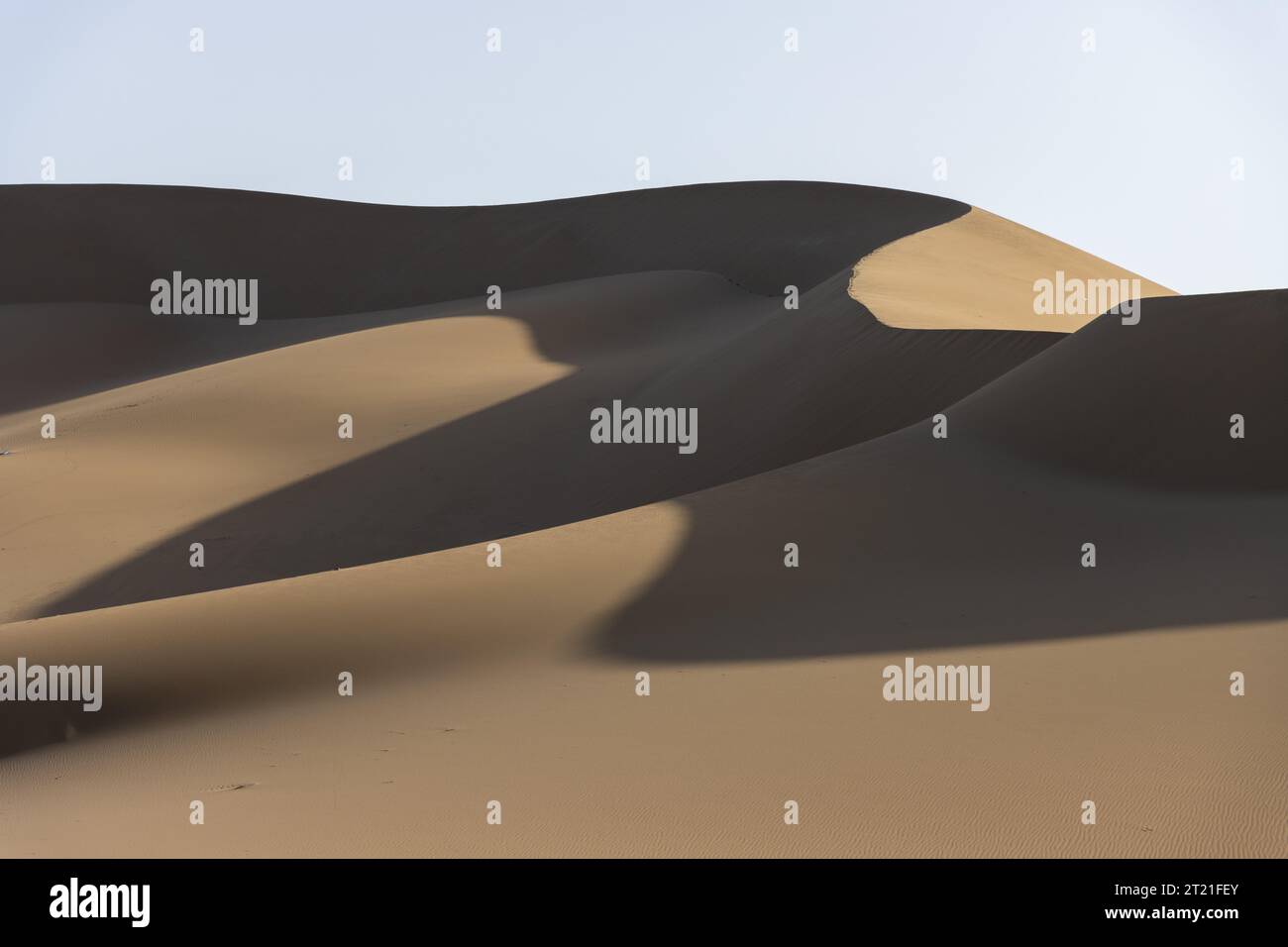 Sand dunes in saudi arabia hi-res stock photography and images - Alamy