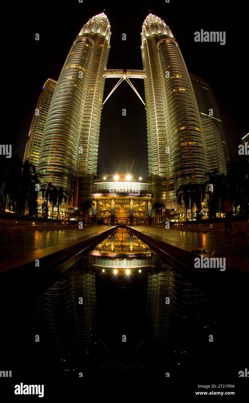 Kuala Lumpur, Malaysia - 9 October 2009: View of the Petronas Twin ...