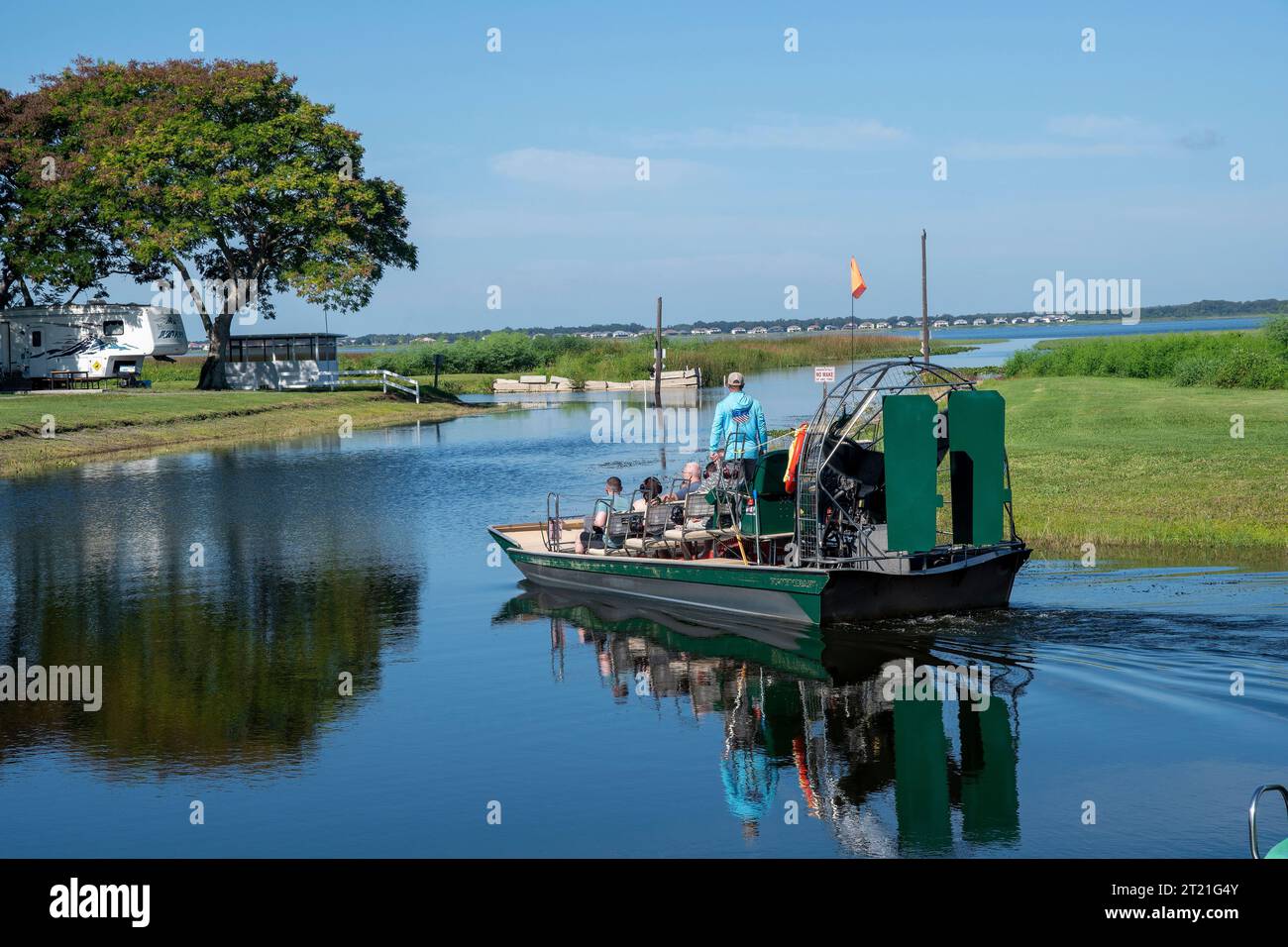 Airboat tours in natural surroundings on Lake Tohopekaliga, St. Cloud ...