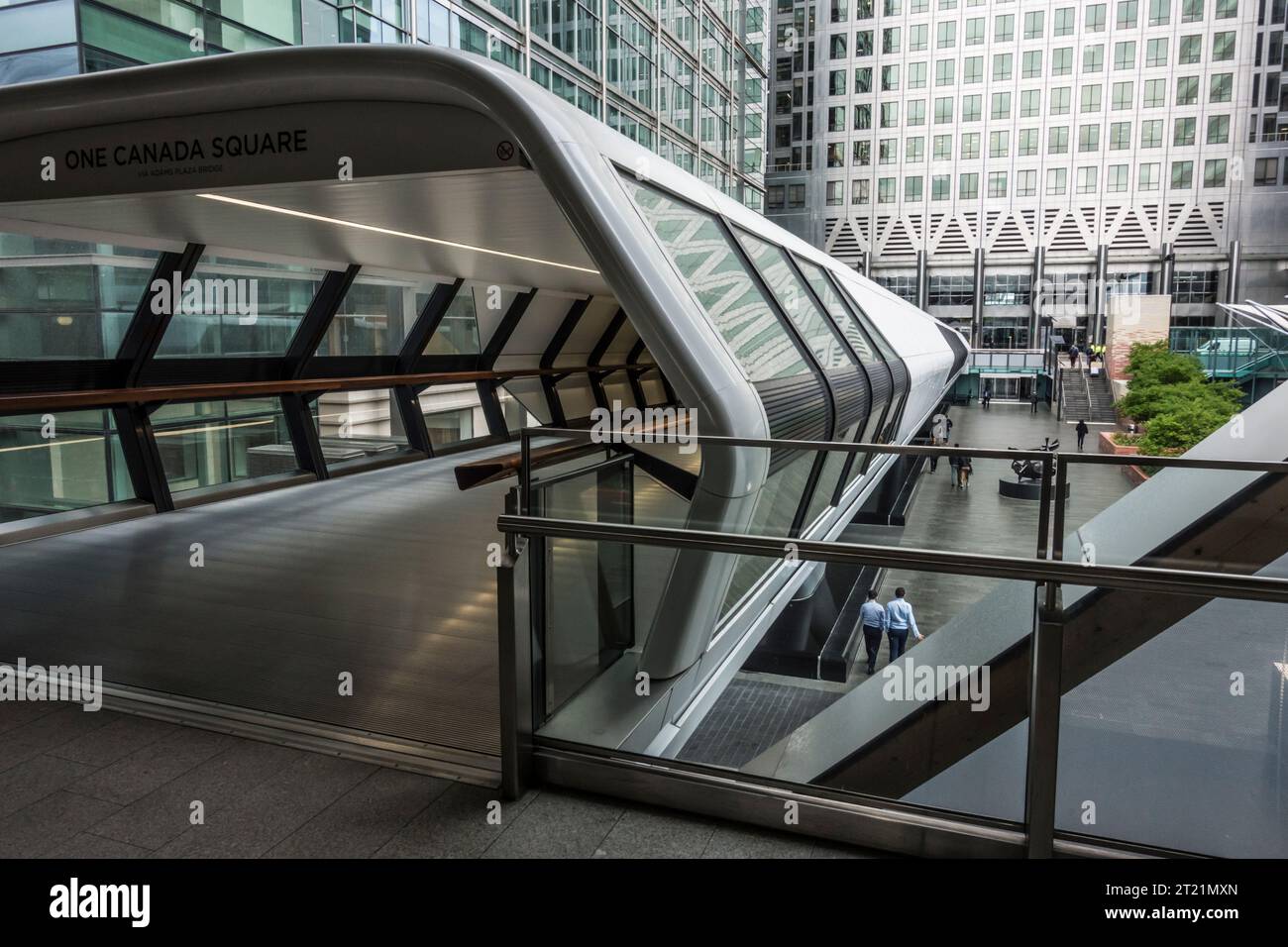 Modern architecture at Adams Plaza Pedestrian Bridge, One Canada Square ...