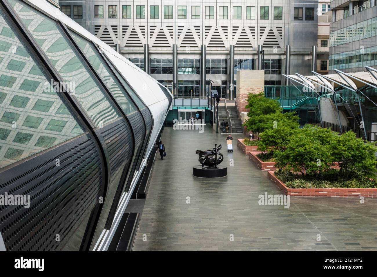 Modern architecture at Adams Plaza Pedestrian Bridge, One Canada Square ...