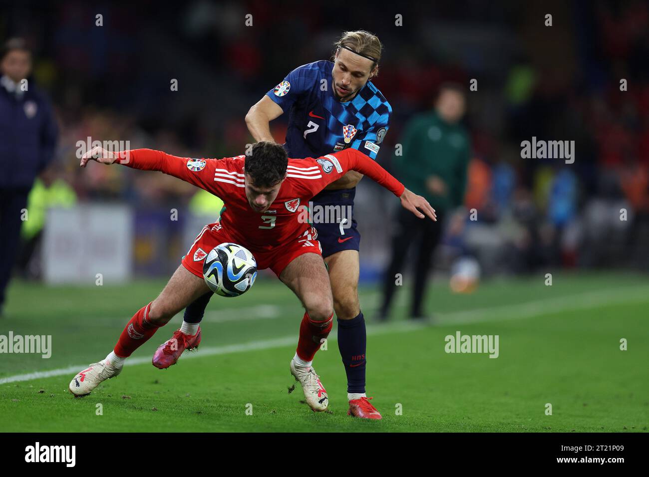Cardiff, UK. 15th Oct, 2023. Neco Williams of Wales holds off Lovro ...