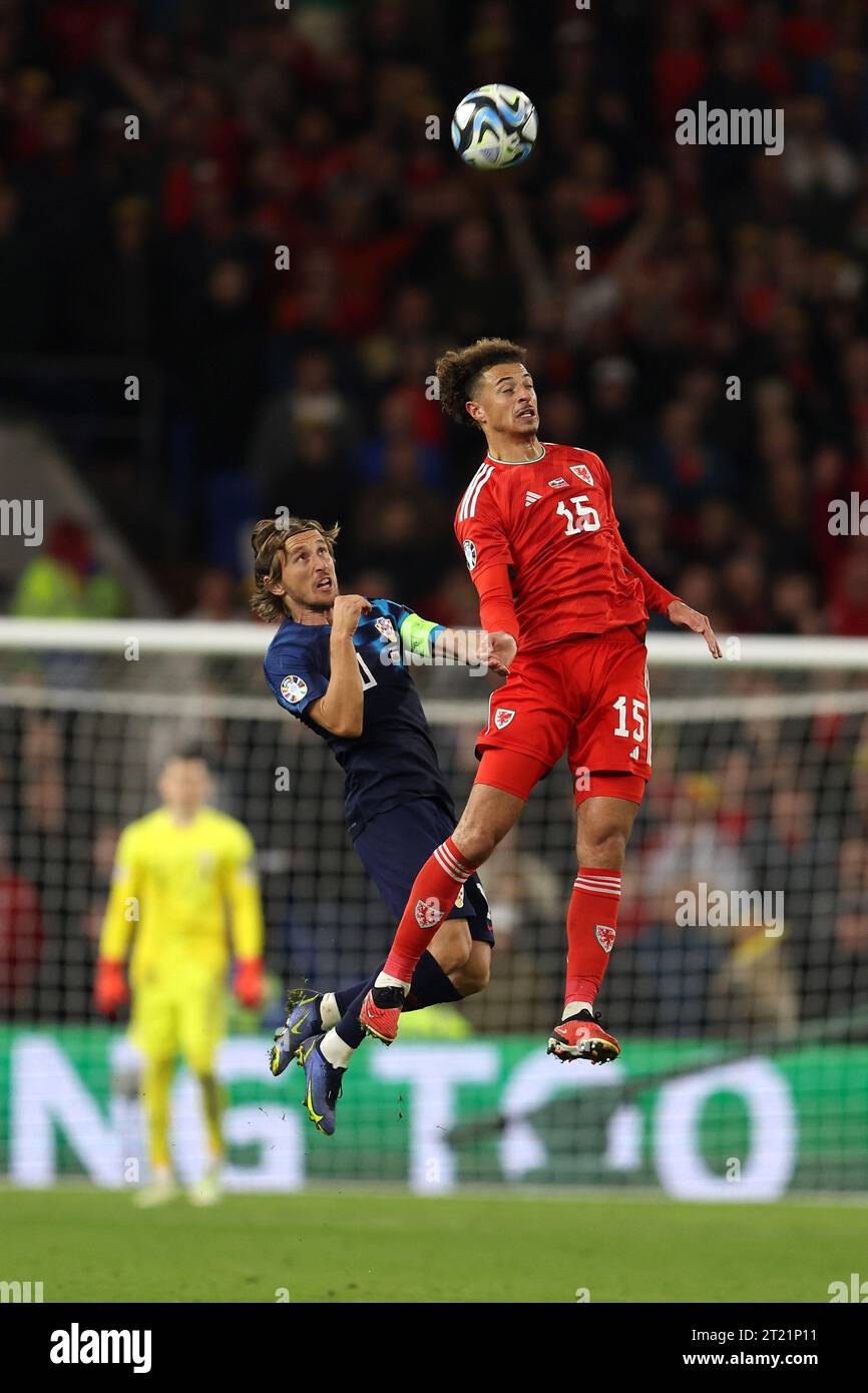 Cardiff, UK. 15th Oct, 2023. Luka Modric of Croatia (l) and Ethan ...