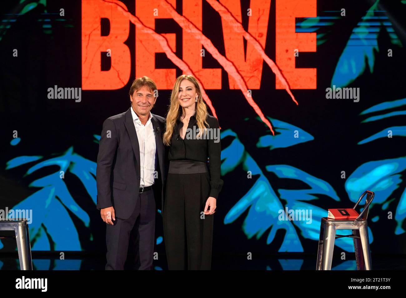 Antonio Conte und Francesca Fagnani in der Rai-Talkshow 'Belve' in den ...