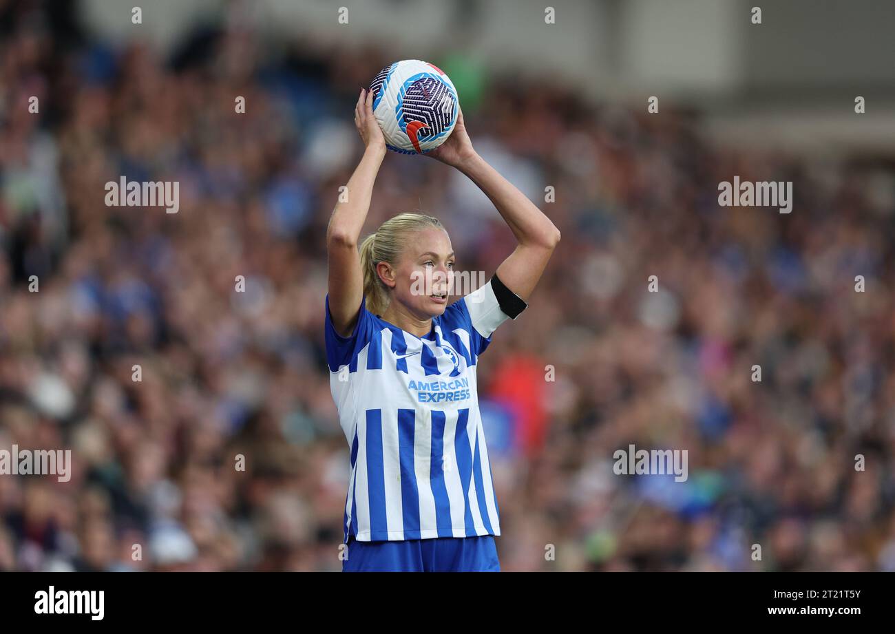 Brighton, UK. 15th Oct, 2023. Brighton defender Guro Bergsvand (5 ...